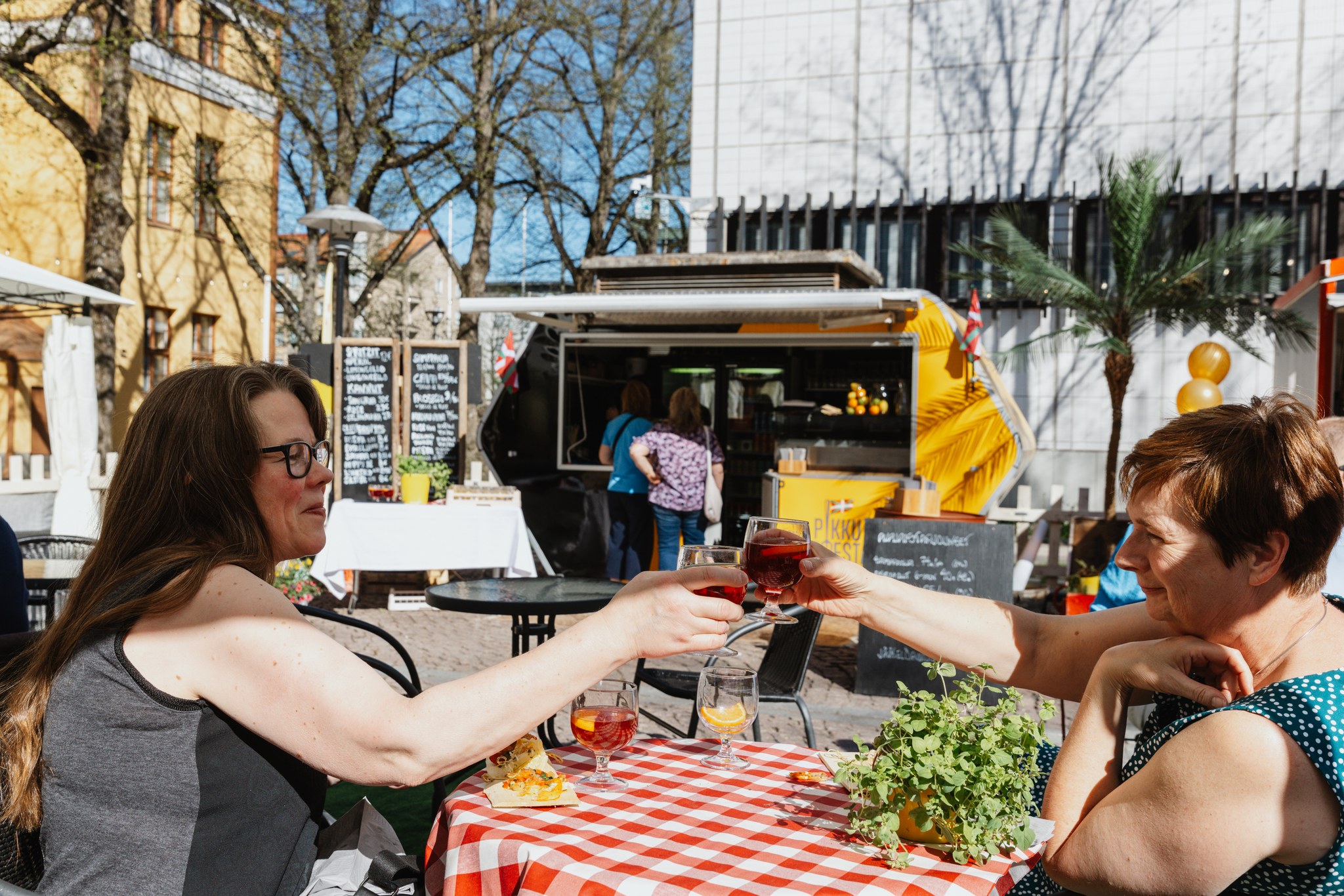 Pikku Pormestari - Vaiha-ravintolat • Pormestari • Asema • Elias
